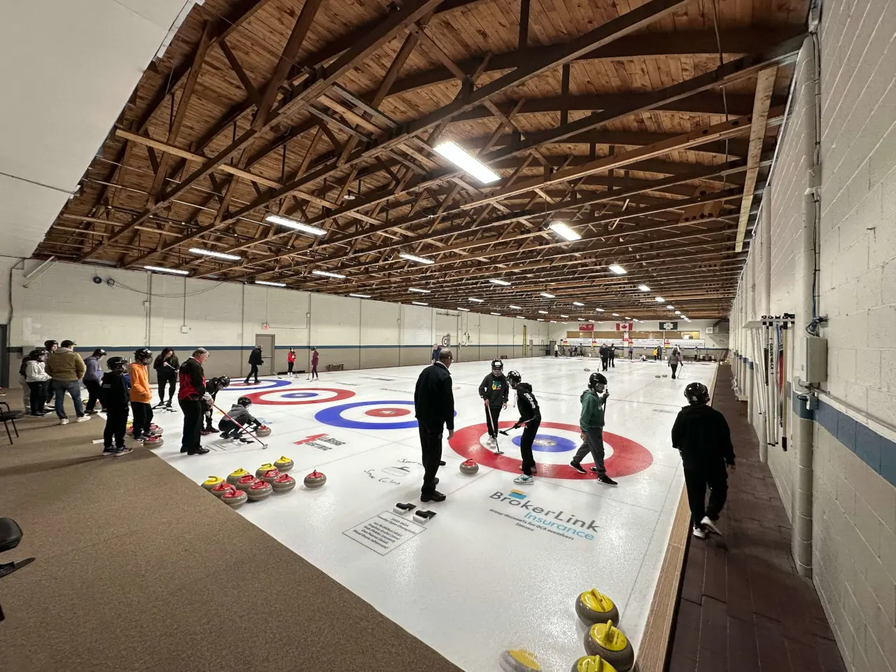 Simcoe Curling Club - Grade 7 Students from Lakewood Elementary Try ...